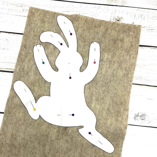 DIY Easter Bunny Decor Felt Project - Agnes Creates